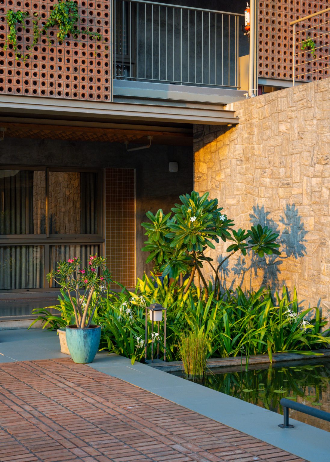 Attachi Farm House - Unique Garden